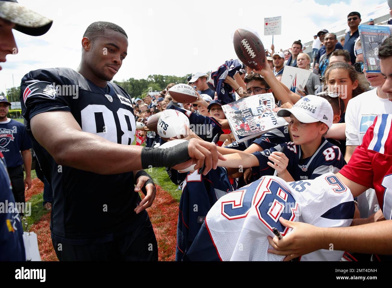 New England Patriots defensive end Trey Flowers signs autographs ...