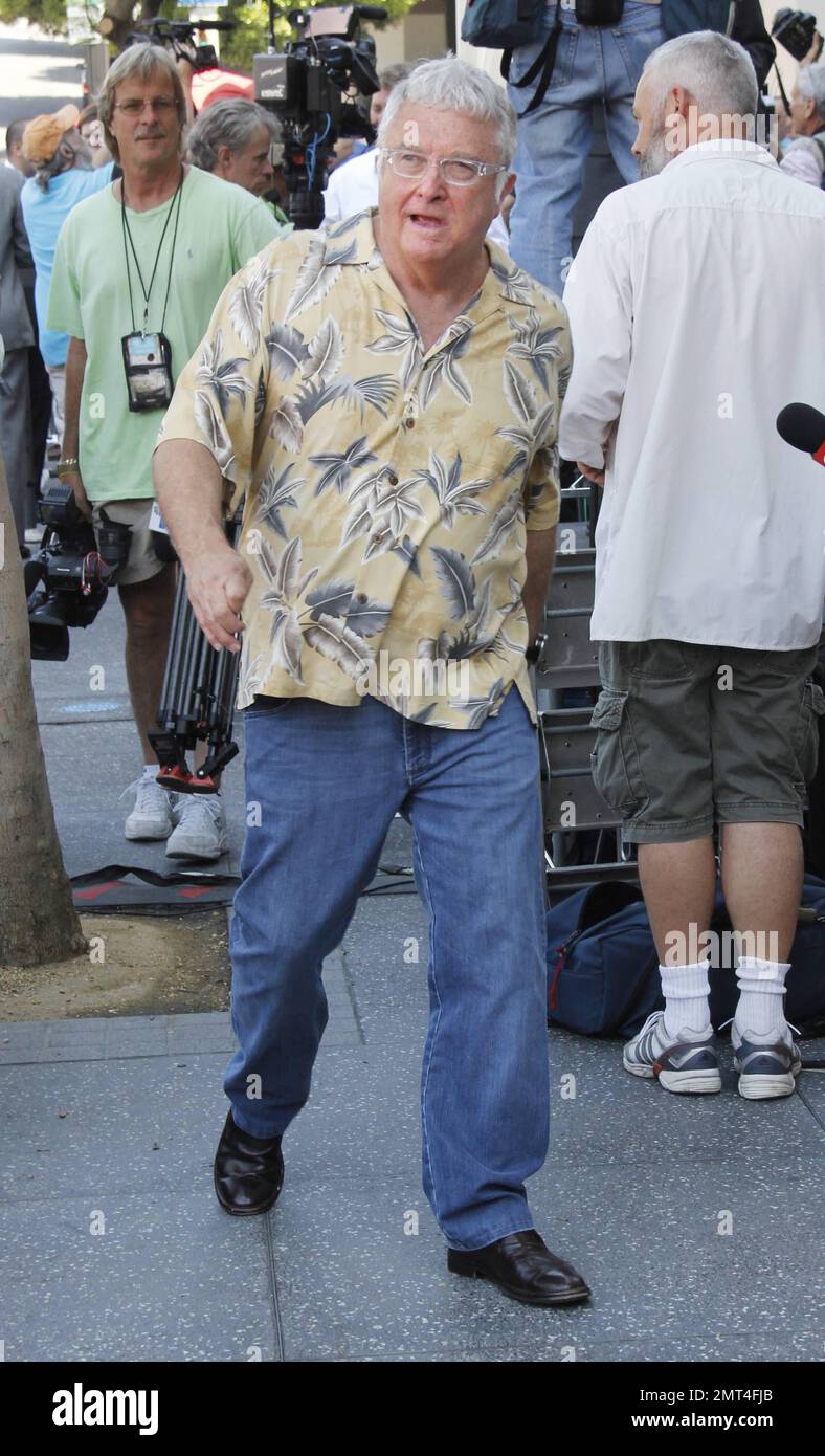 Randy Newman makes an appearance at Neil Diamond's star on the ...