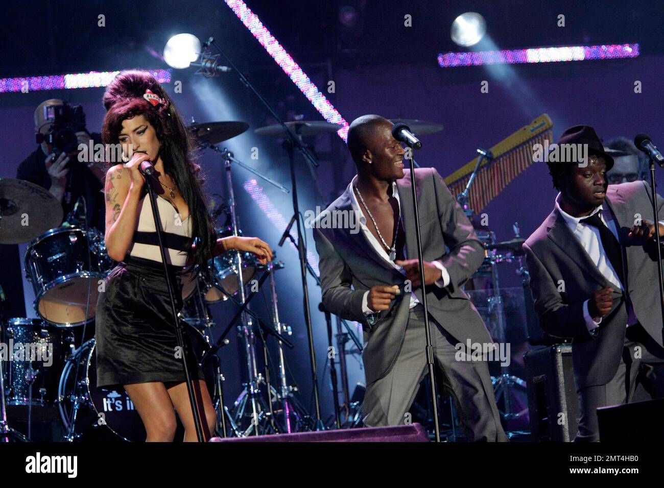 UK diva Amy Winehouse performing on stage at the 46664 Concert ...
