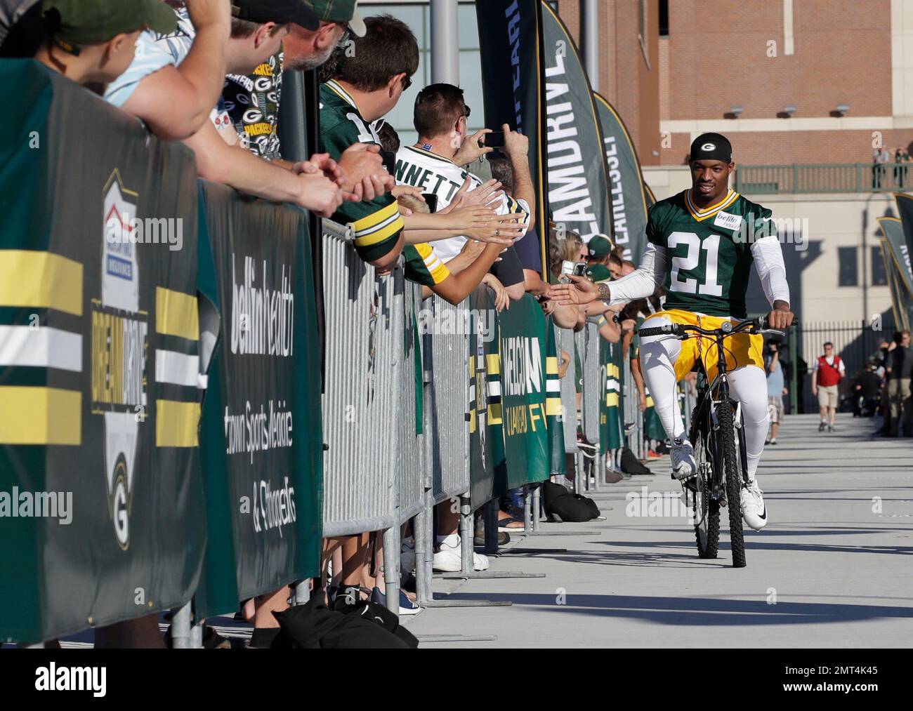 Green Bay Packers' Ha Ha Clinton-Dix rides a bike to NFL football ...