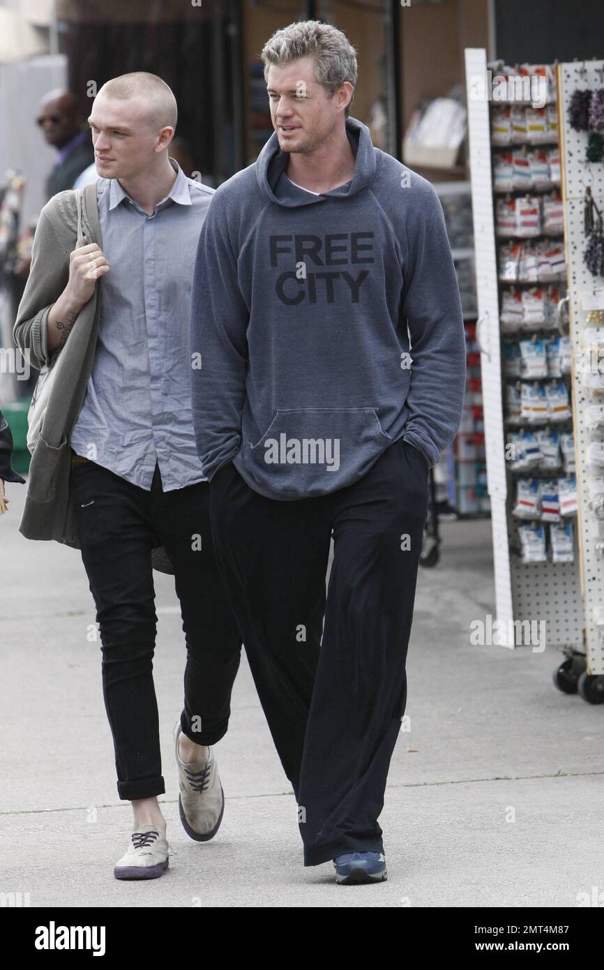 New father Eric Dane looks happy and healthy as he and some friends ...