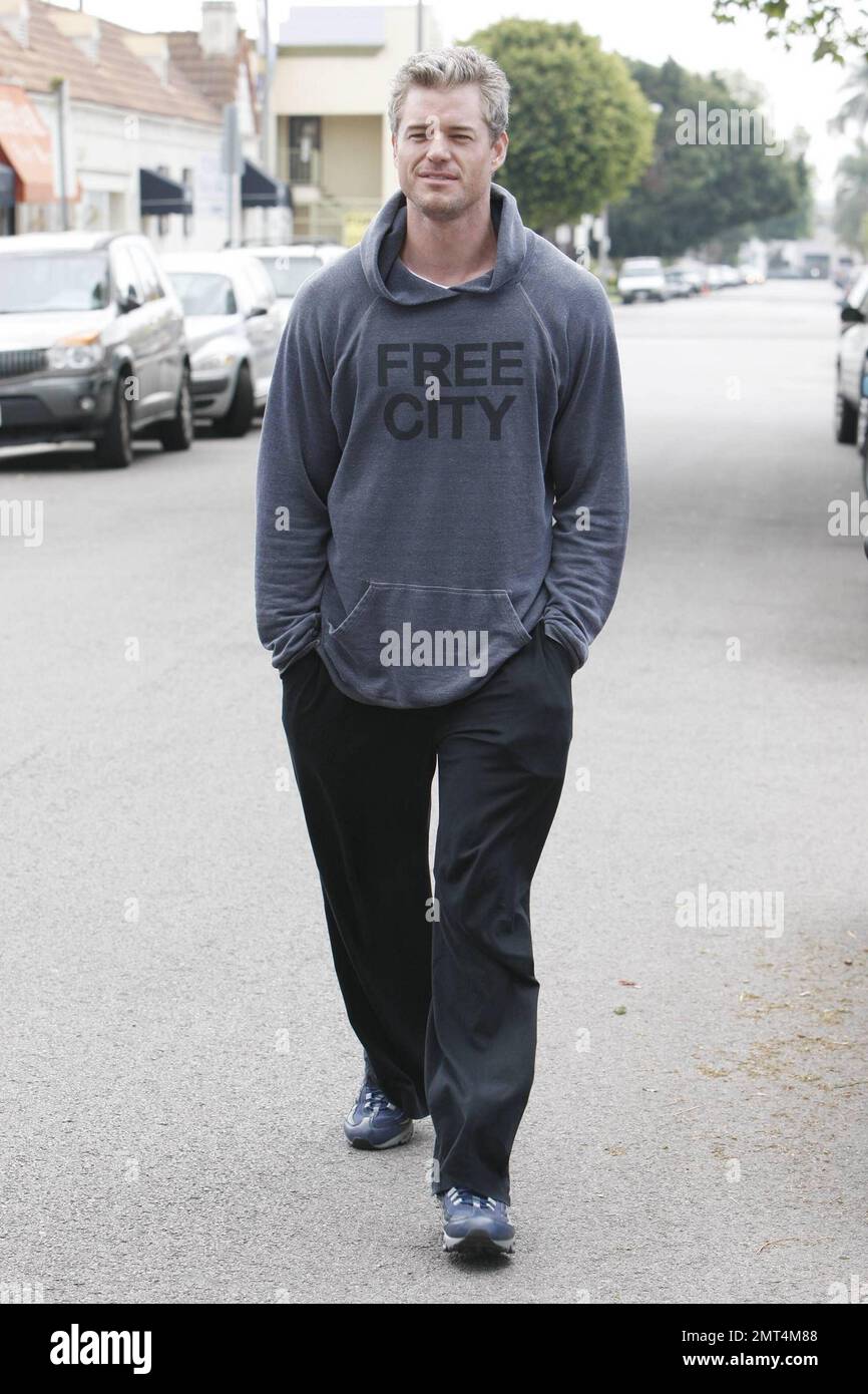 New father Eric Dane looks happy and healthy as he and some friends ...