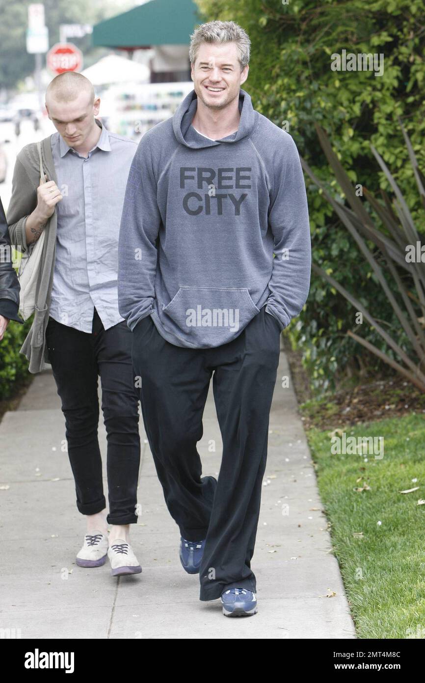 New father Eric Dane looks happy and healthy as he and some friends ...