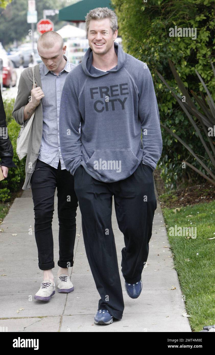 New father Eric Dane looks happy and healthy as he and some friends ...