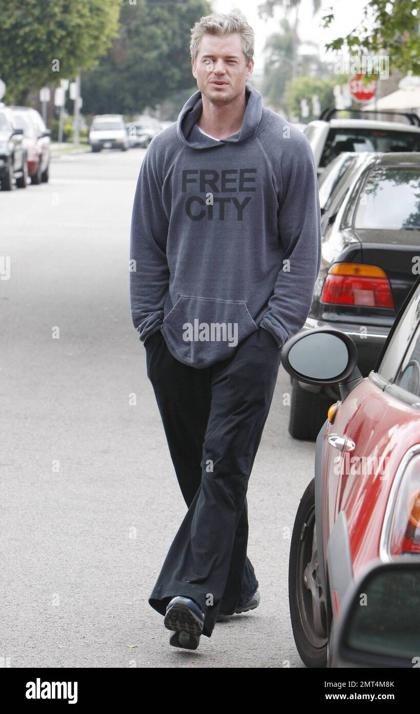 New father Eric Dane looks happy and healthy as he and some friends ...