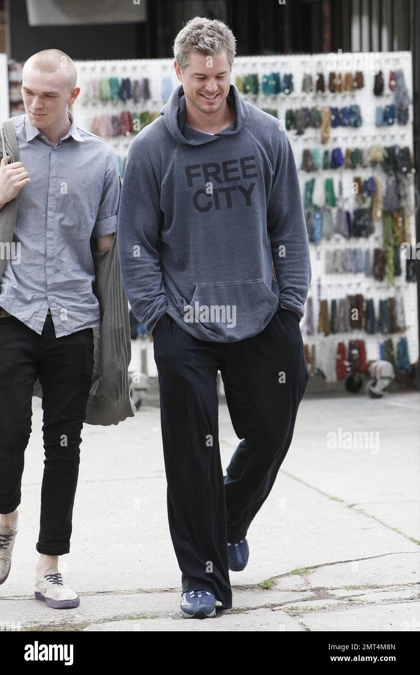 New father Eric Dane looks happy and healthy as he and some friends ...