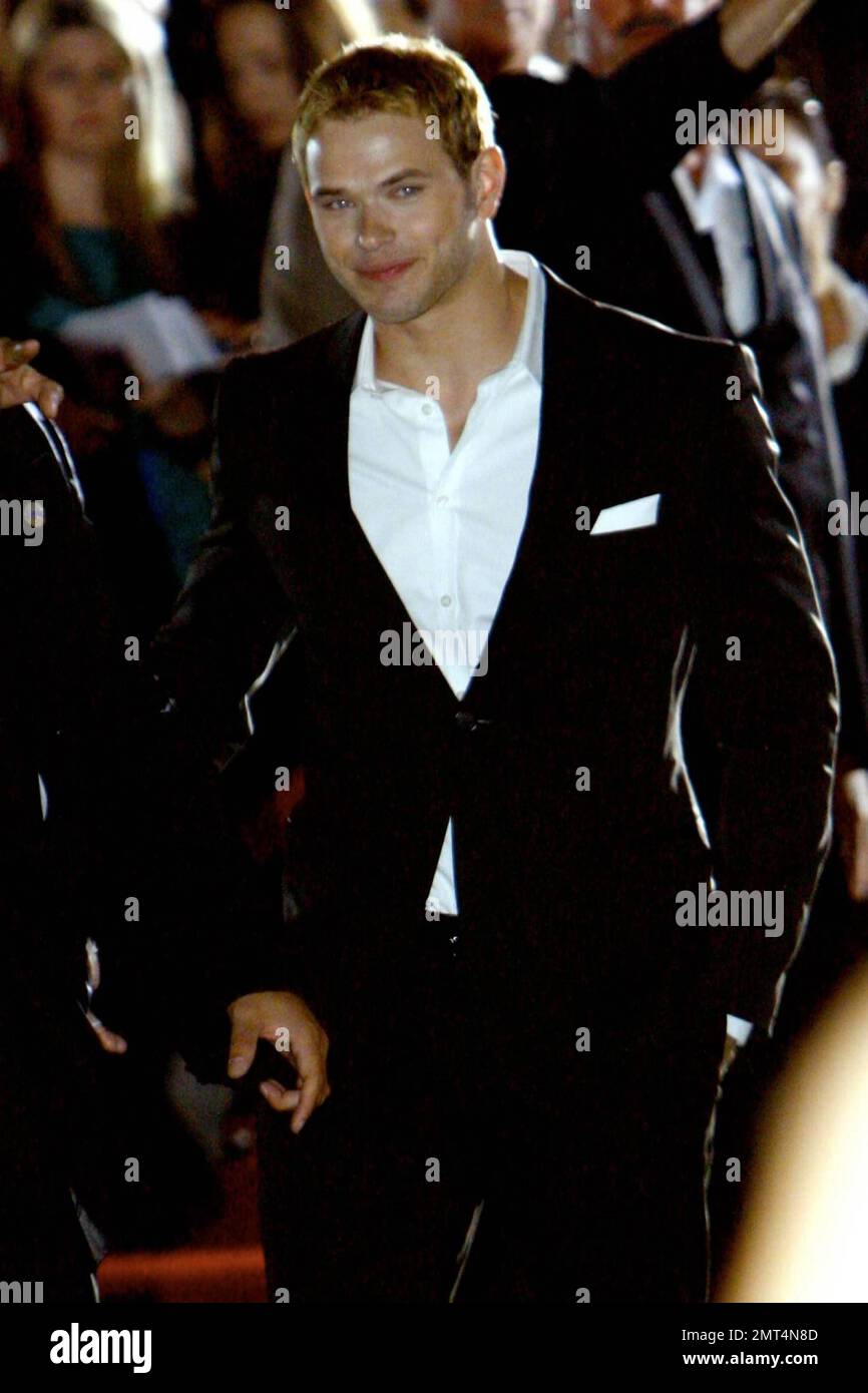 Kellen Lutz at the premiere of "Twilight Saga: New Moon" at the Mann ...