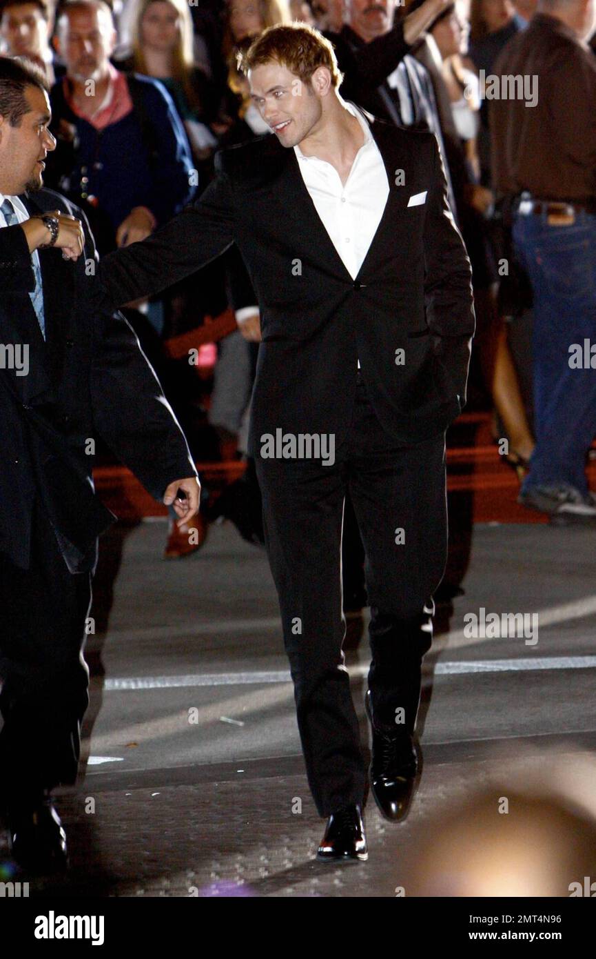 Kellen Lutz at the premiere of "Twilight Saga: New Moon" at the Mann ...