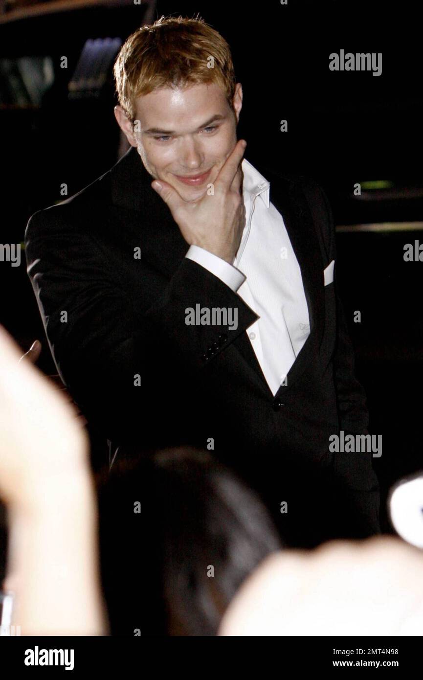 Kellen Lutz at the premiere of "Twilight Saga: New Moon" at the Mann ...