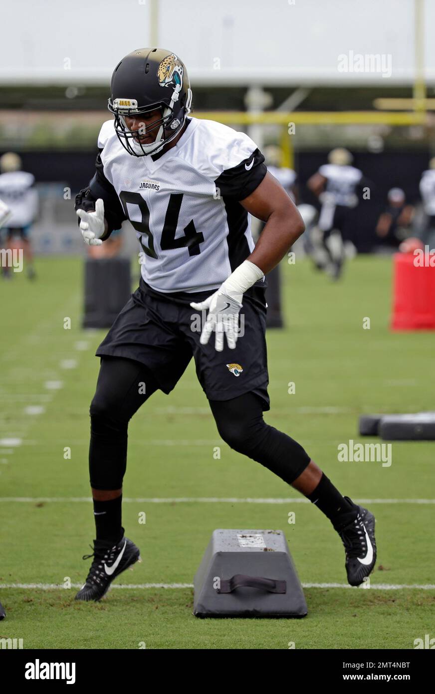 Jacksonville Jaguars defensive end Dawuane Smoot performs a drill ...