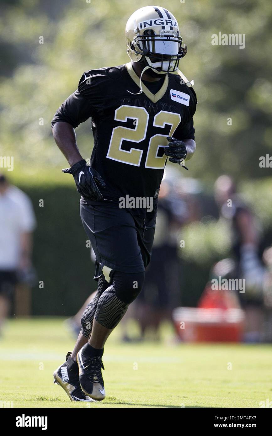 New Orleans Saints running back Mark Ingram (22) runs during an NFL ...
