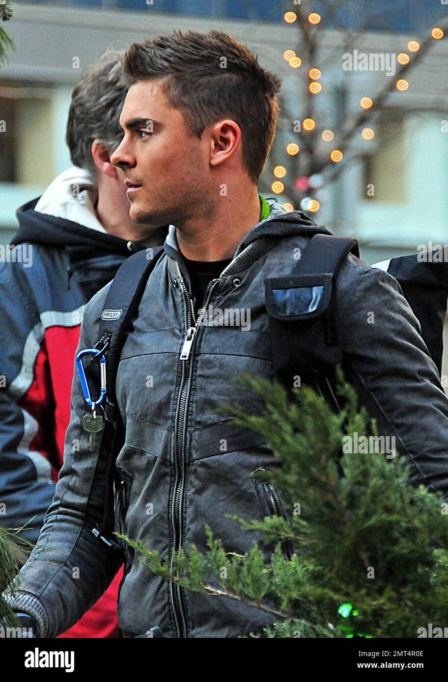 Zac Efron and Michelle Pfeiffer film scenes under the direction of ...