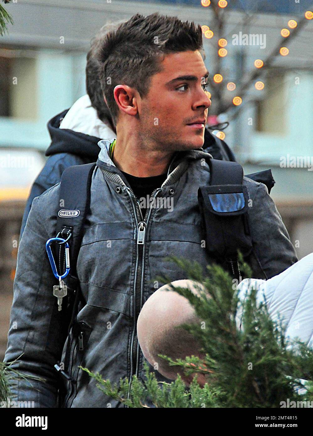 Zac Efron and Michelle Pfeiffer film scenes under the direction of ...