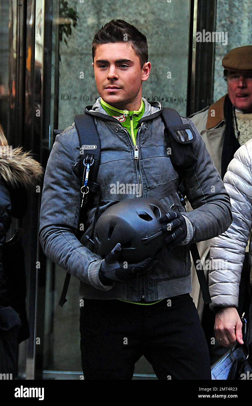 Zac Efron and Michelle Pfeiffer film scenes under the direction of ...