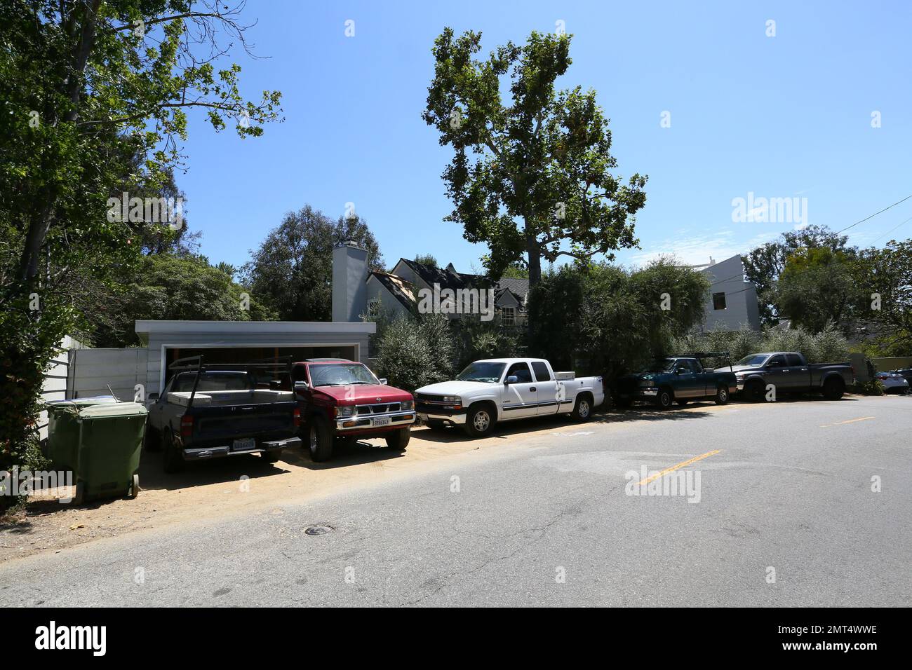 Niall horan body hi-res stock photography and images - Alamy