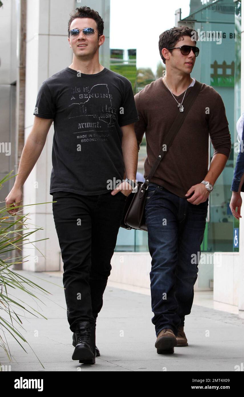 EXCLUSIVE!! Kevin Jonas and Nick Jonas out window shopping in Beverly ...