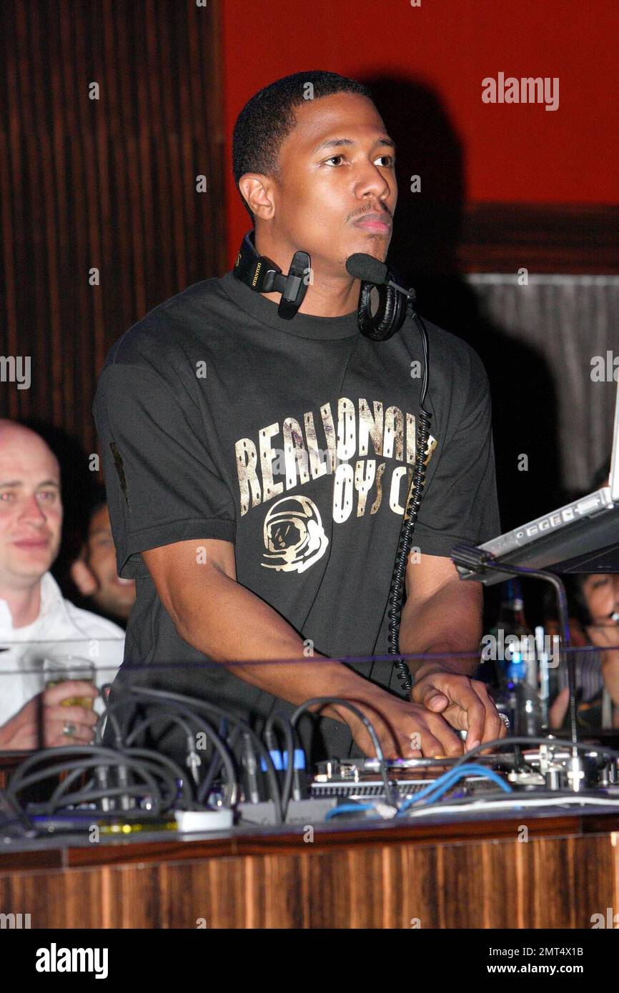 Bahamas nassau island cannon hi-res stock photography and images - Alamy