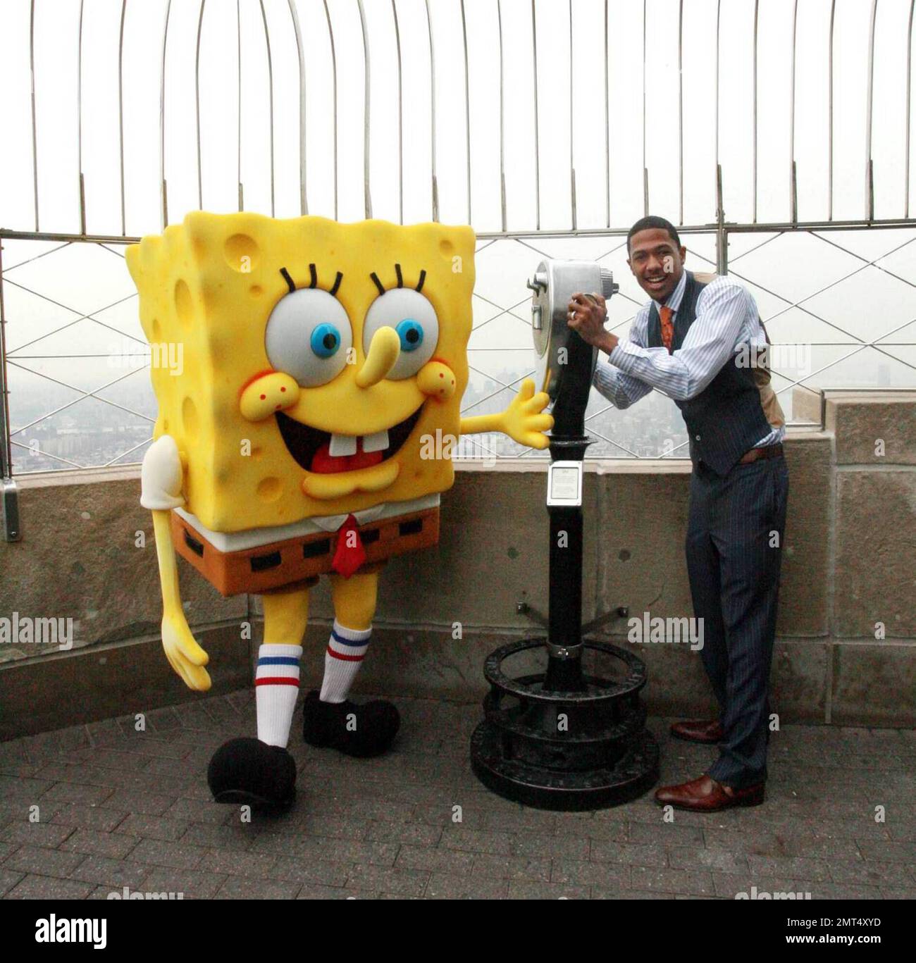 Spongebob squarepants suit hi-res stock photography and images - Alamy