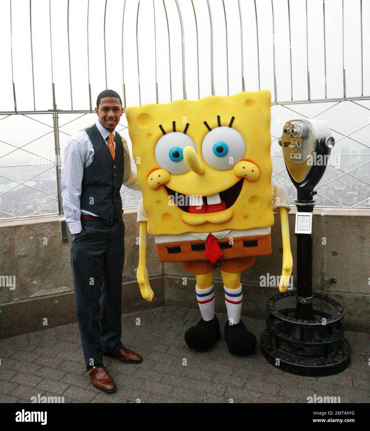 Spongebob squarepants suit hi-res stock photography and images - Alamy