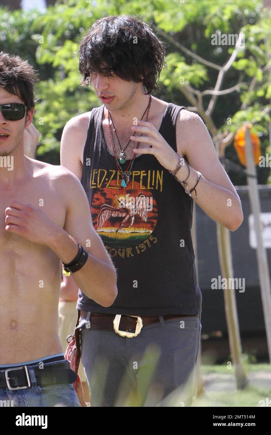 EXCLUSIVE!! Wearing a Led Zeppelin shirt 22-year-old Nick Simmons, son ...