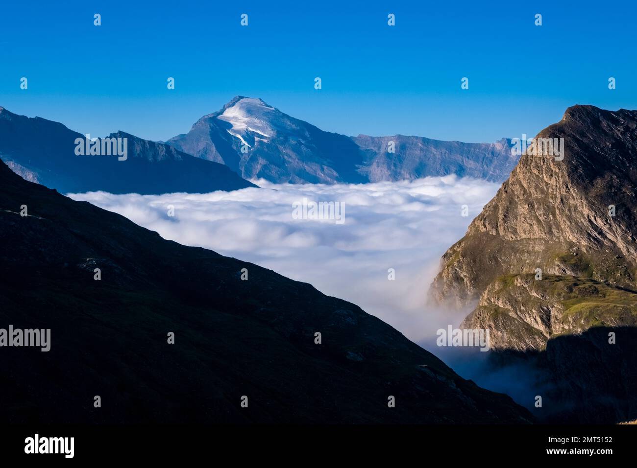 Mountains and ridges of the Graian Alps, seen from Col de L'Iseran 2770 ...