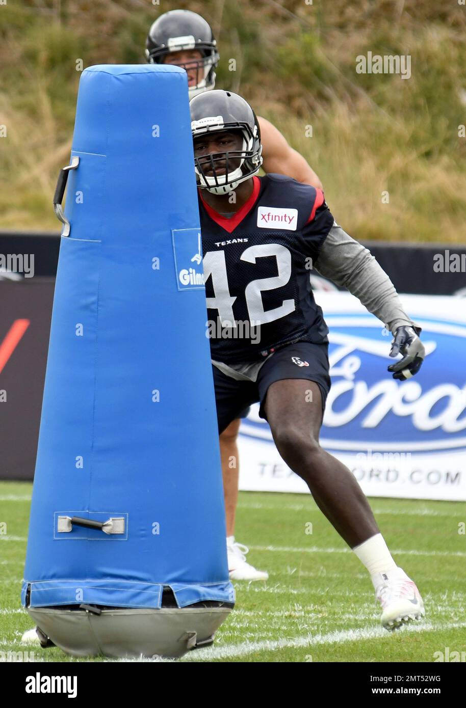 Houston Texans linebacker Shakeel Rashad (42) in a blocking drill ...
