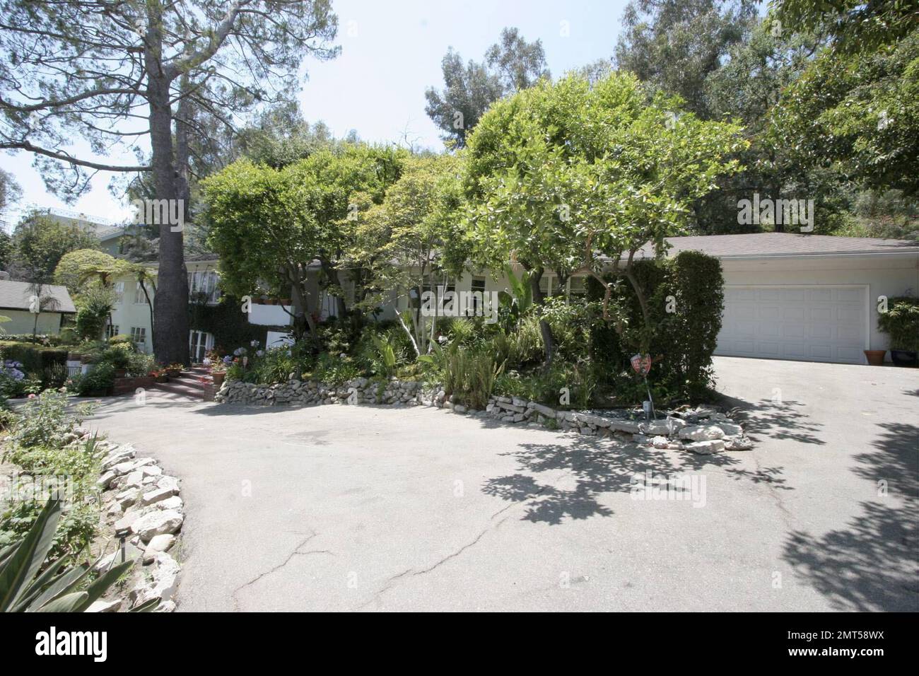 Exclusive!! This is Nicky HIlton's new home in the Hollywood Hills that ...