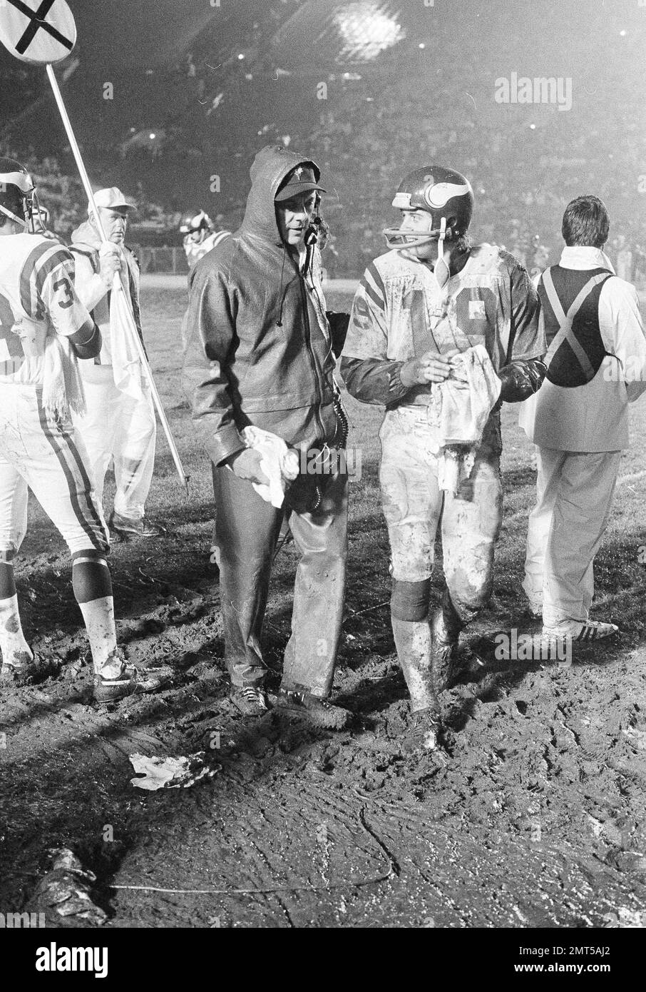 Minnesota Vikings head coach Bud Grant and quarterback Bob Lee leave ...