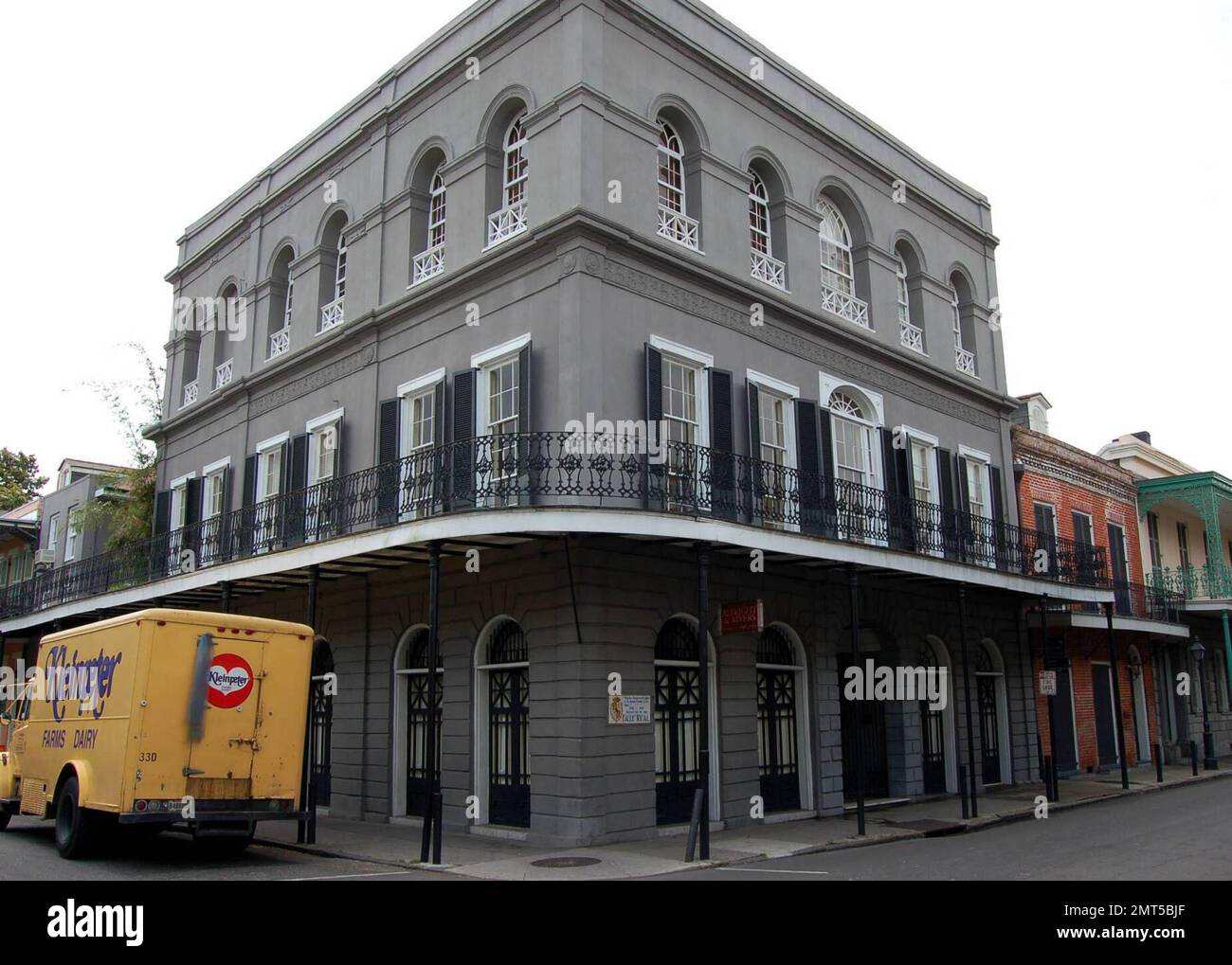 Exclusive!! This is the haunted mansion in New Orleans' French Quarter ...