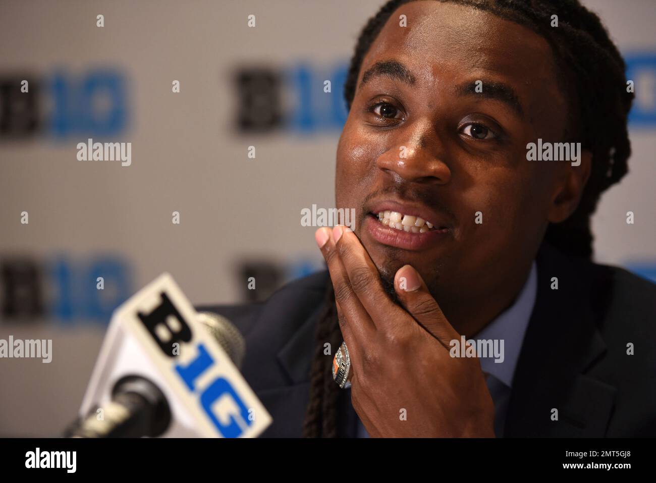 Illinois NCAA college football defensive back Jaylen Dunlap speaks at ...