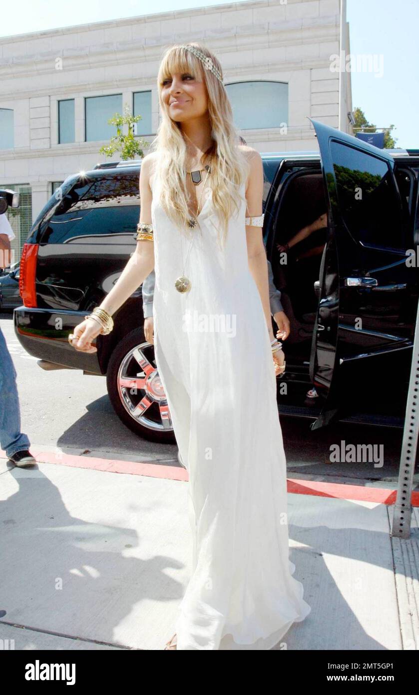 Nicole Richie looks as if she's dressed to play the role of a Greek ...