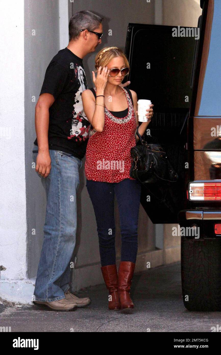 Nicole Richie attends traffic school in Van Nuys, CA. Los Angeles, CA ...