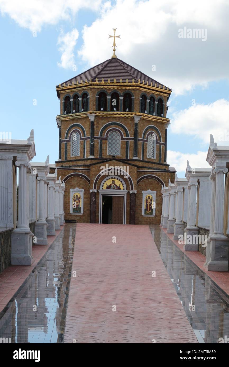 Throni Hill Chapel by the tomb of Archbishop Makarios III, Mountain ...