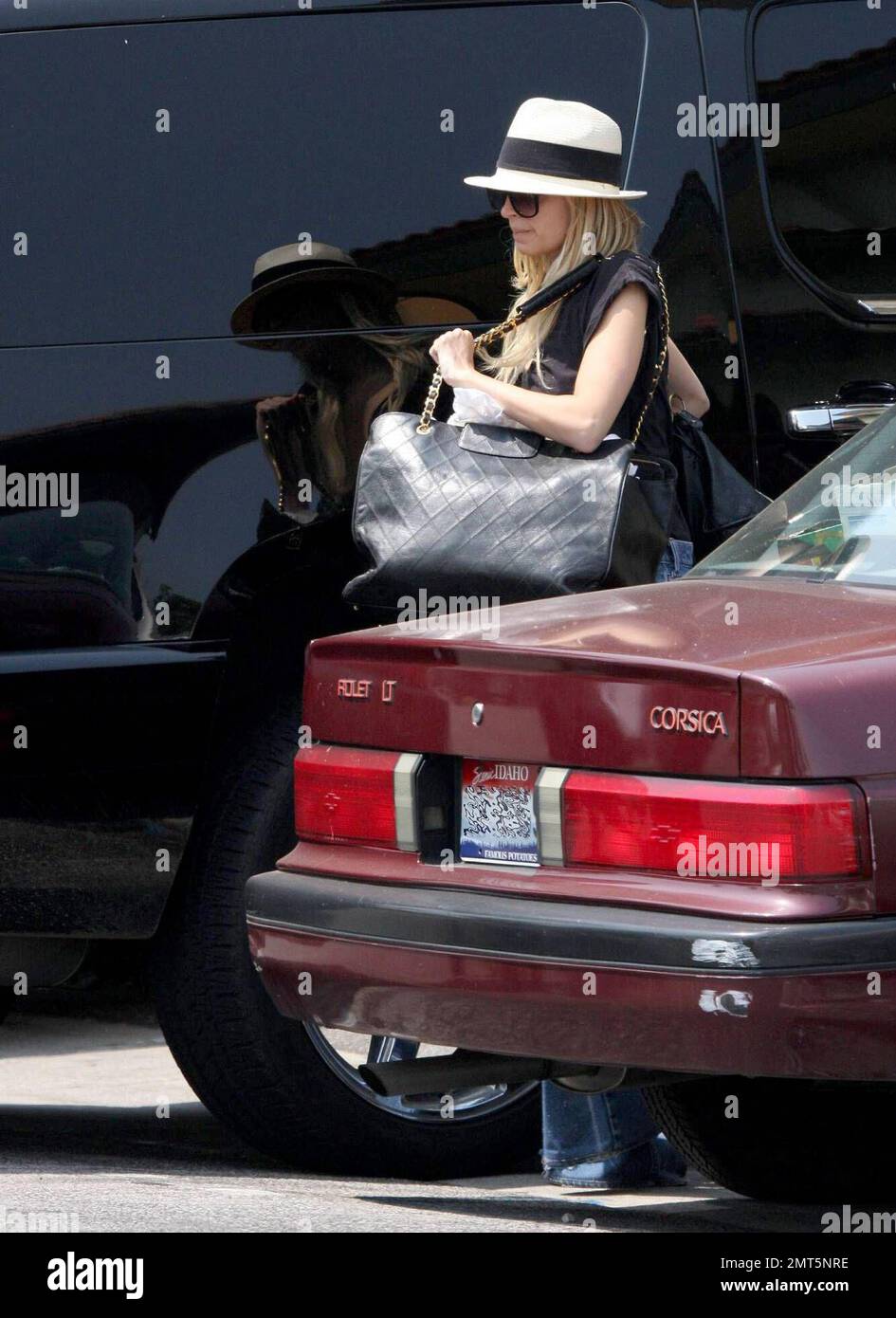 Nicole Richie went grocery shopping today at Whole Foods Market in ...