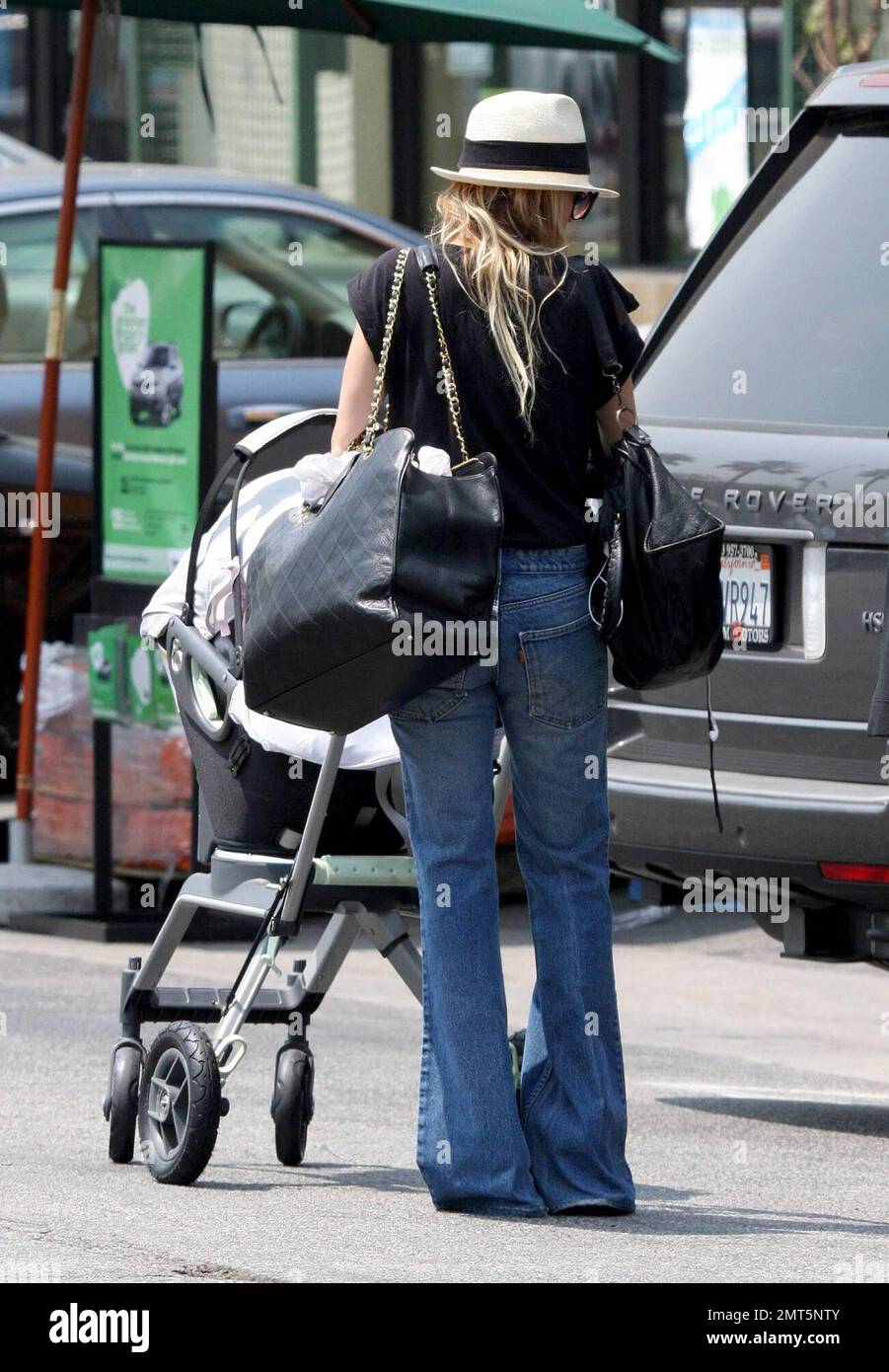 Nicole Richie went grocery shopping today at Whole Foods Market in ...