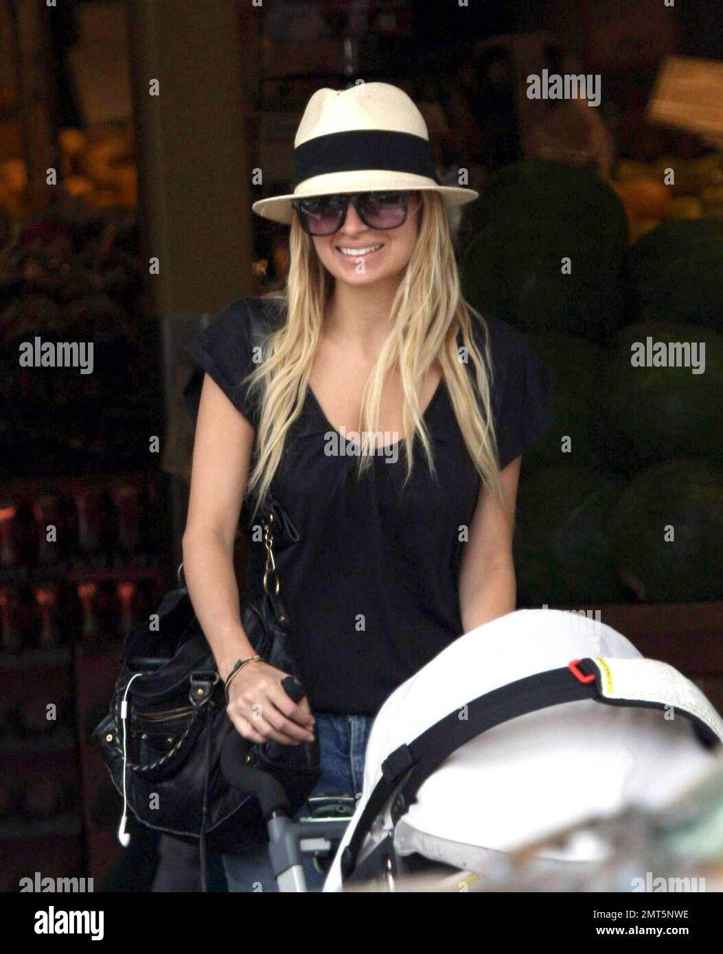 Nicole Richie went grocery shopping today at Whole Foods Market in ...