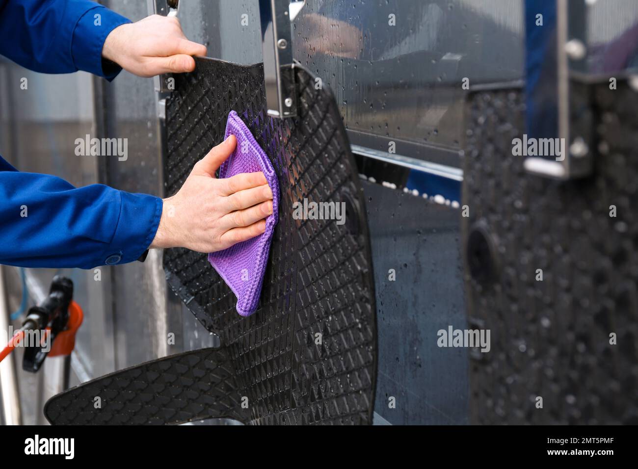 Car wash mat hi-res stock photography and images - Alamy