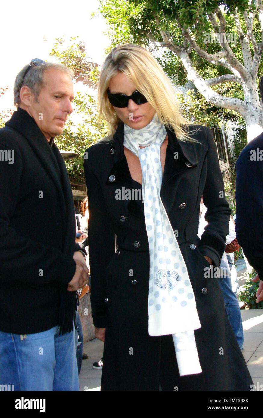 Nicollette Sheridan and Michael Bolton leave the Ivy restaurant ...
