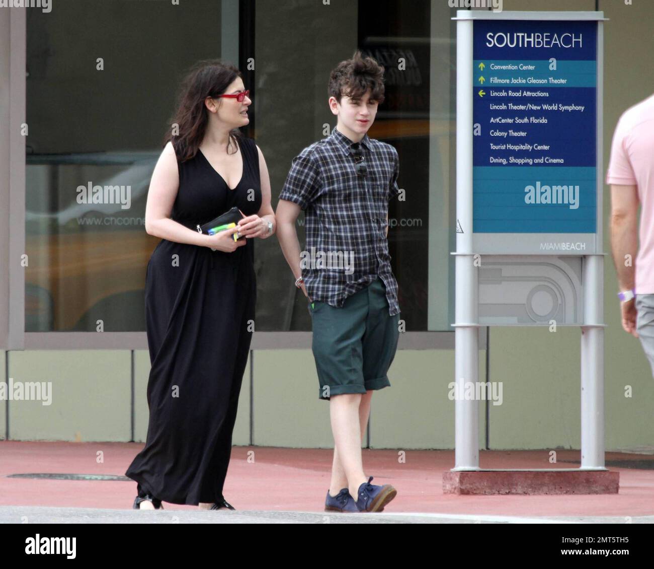 EXCLUSIVE!! Popular British Cook Nigella Lawson is spotted out shopping on Lincoln Road with her ...