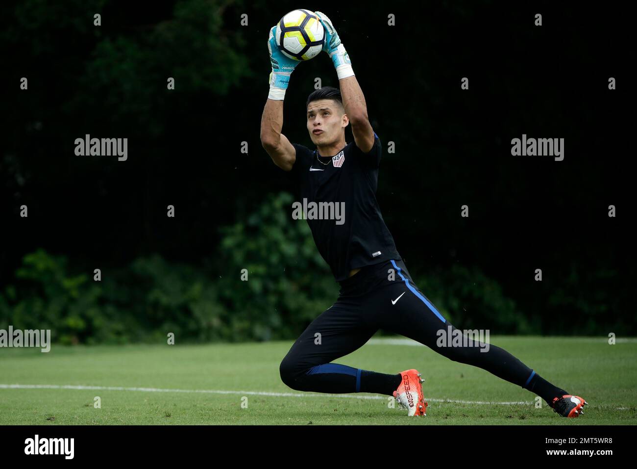 U.S. goalkeeper Jesse Gonzalez practices at the University of ...