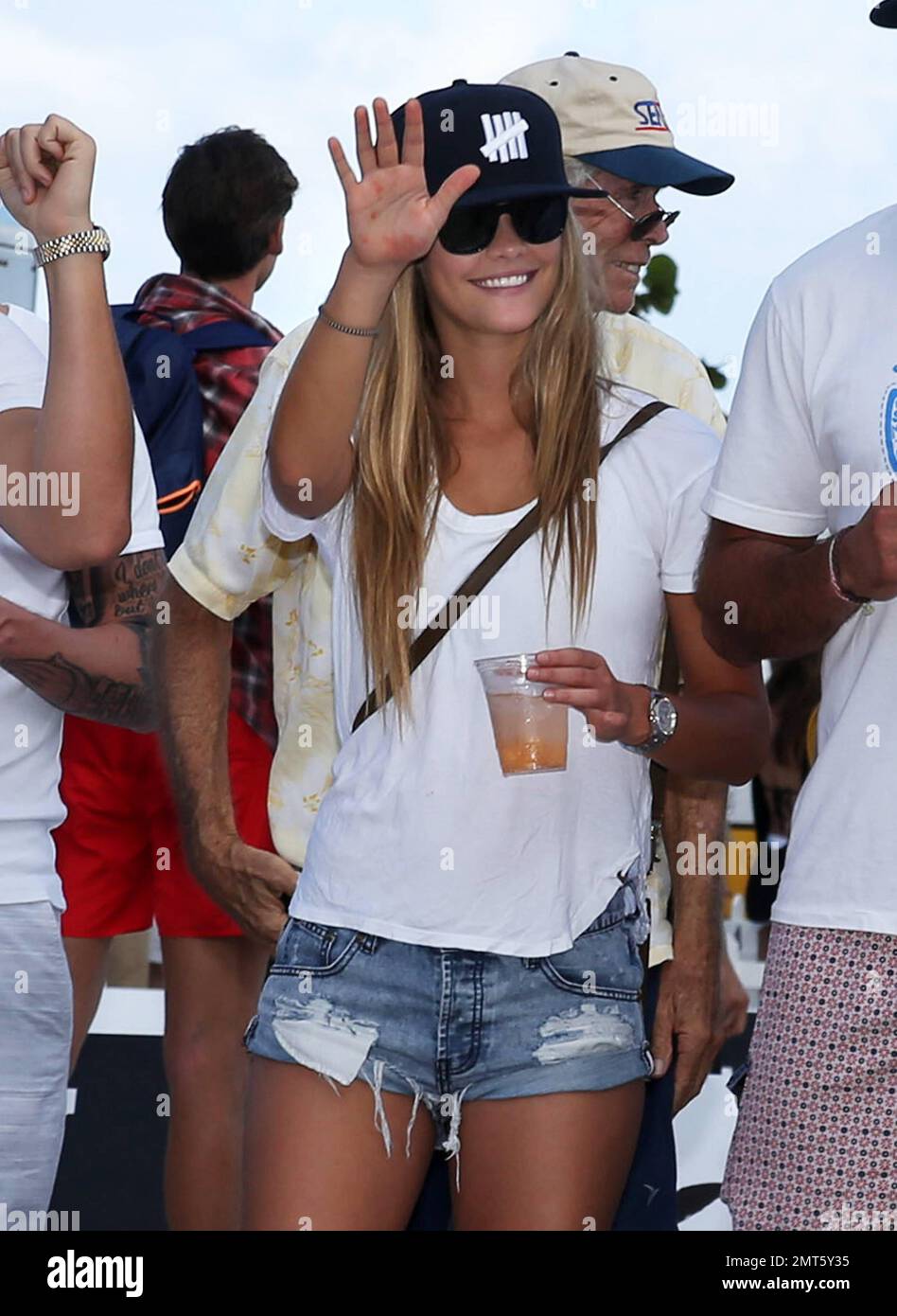 Sports illustrated model nina agdal hi-res stock photography and images ...