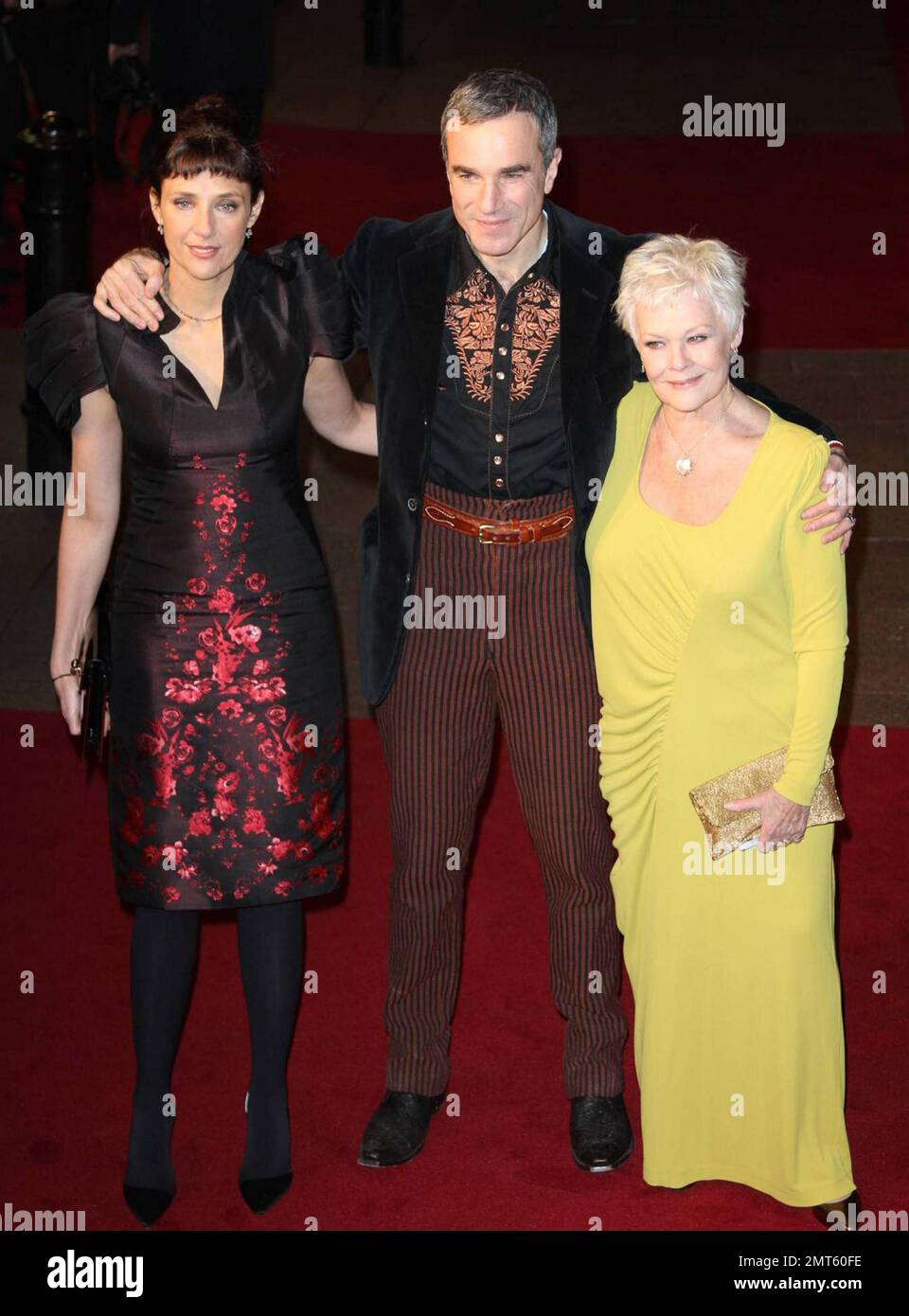 Daniel day lewis and judi dench hi-res stock photography and images - Alamy