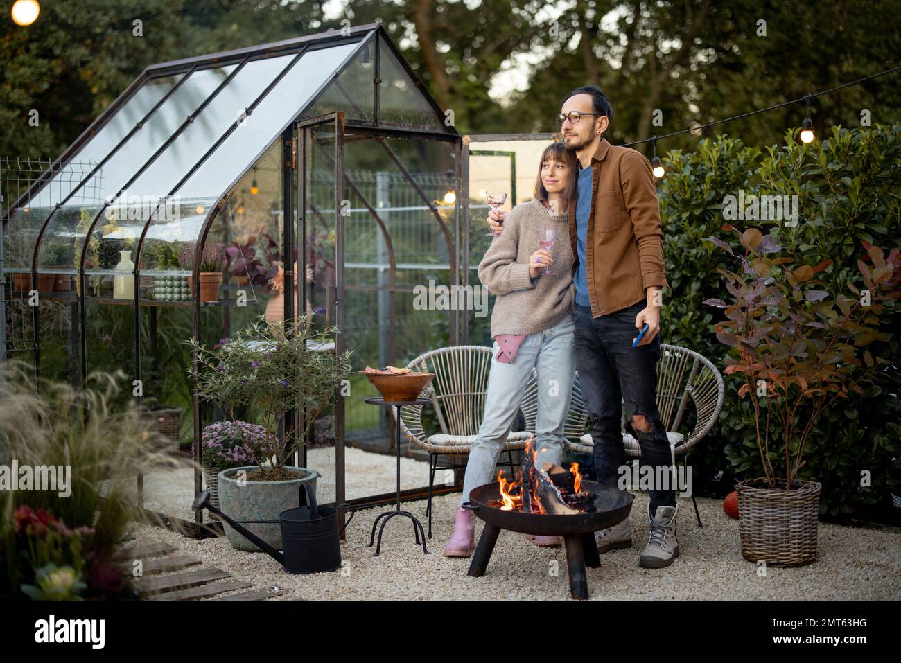 Hug couple friends party hi-res stock photography and images - Alamy