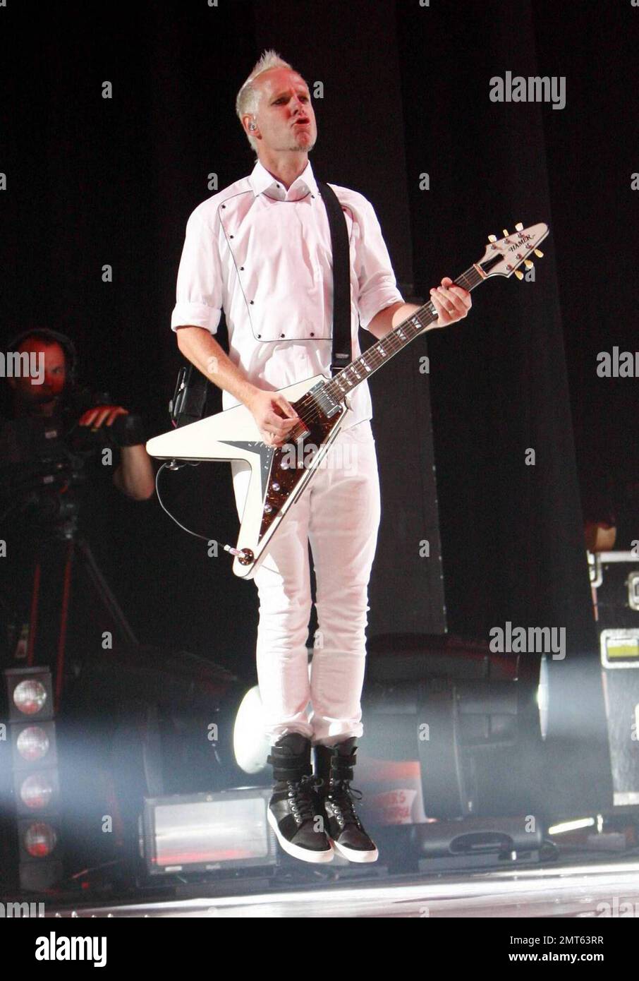 Gwen Stefani and No Doubt perform live at the Gibson Amphitheatre at ...