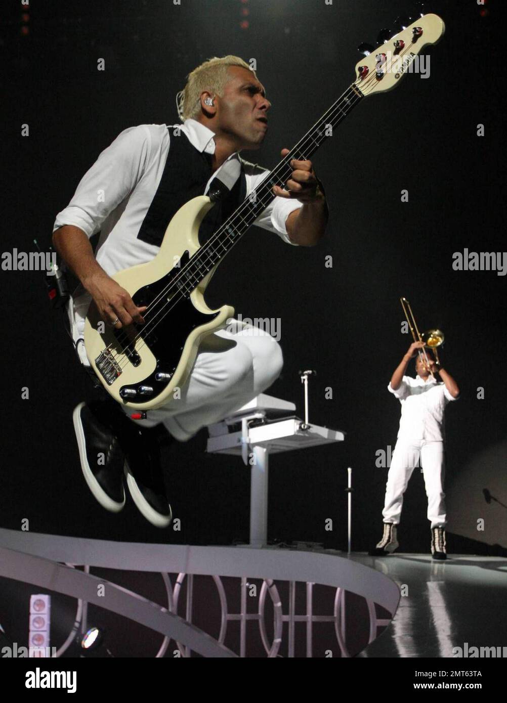 Gwen Stefani and No Doubt perform live at the Gibson Amphitheatre at ...