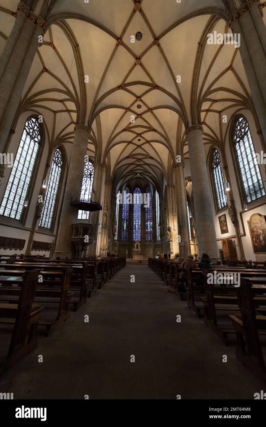 Nave of cologne cathedral hi-res stock photography and images - Alamy