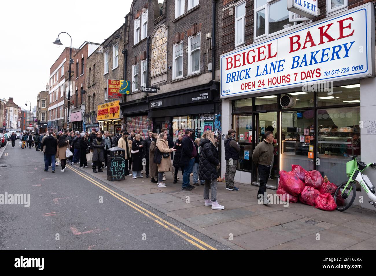 Takeaway bagels hi-res stock photography and images - Alamy