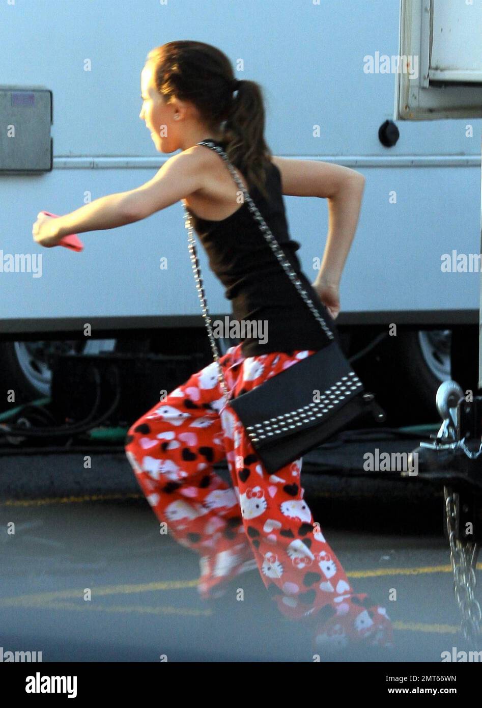 EXCLUSIVE!! Miley Cyrus' sister Noah looks cute in some pink Hello ...