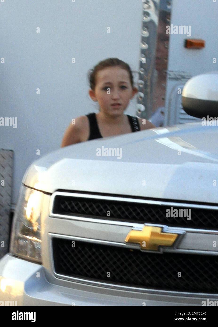 EXCLUSIVE!! Miley Cyrus' sister Noah looks cute in some pink Hello ...
