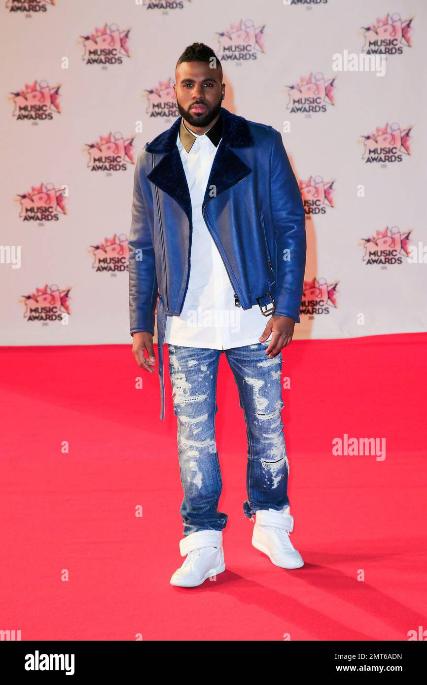 White t shirt blue distressed jeans hi-res stock photography and images ...